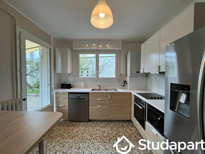 Appartement à louer - Brivazac-Candau, Pessac - 1 pièce - 1 chambre