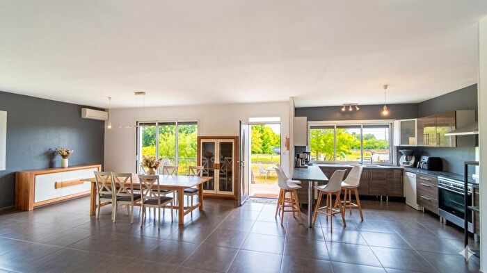 Maison 8 pièces à vendre à Saint-Jean-d'Angély