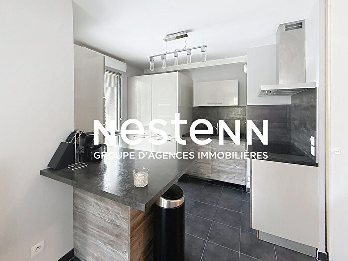 Appartement à louer - Bron, La Pagère - 3 pièces - 2 chambres