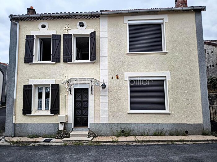 Peyrat-de-Bellac : Maison 5 pièces à vendre
