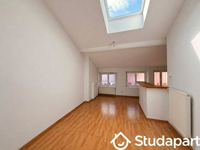 Appartement 3 pièces à Hyper Centre-Vieille Ville, Saint-Étienne, à louer