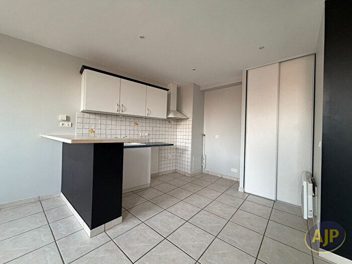 Appartement à vendre - Gémozac - 3 pièces - 2 chambres