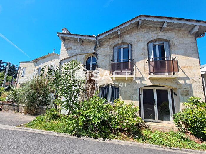 Carbon-Blanc : Maison 8 pièces à vendre