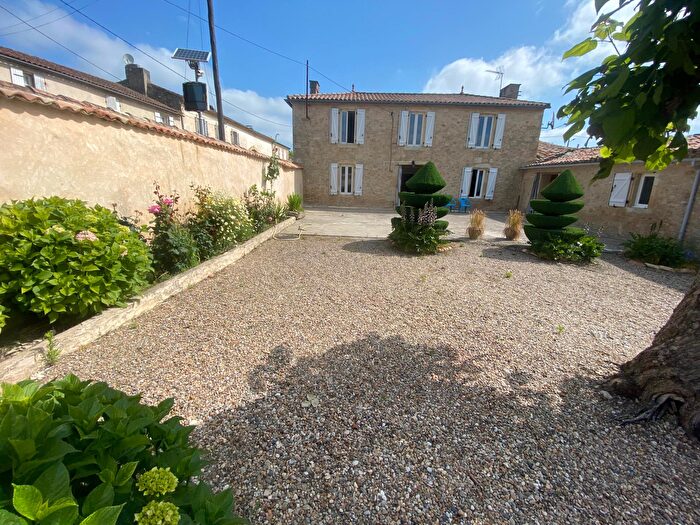 Maison à vendre - Cleyrac - 7 pièces - 3 chambres