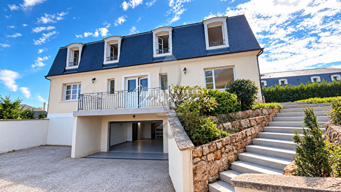 Maison 9 pièces à Orgeval, à louer