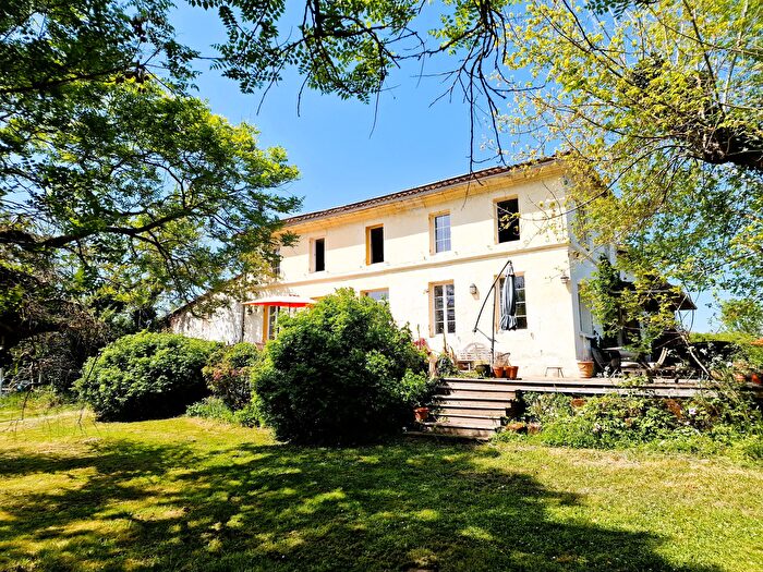 Maison à vendre - Castillon-la-Bataille - 11 pièces - 5 chambres