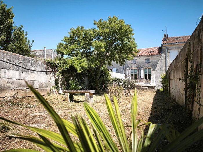 Maison 6 pièces à vendre à Pons
