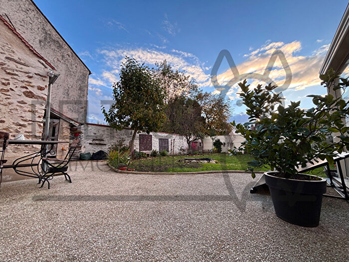 Maison à vendre - Pommeuse - 8 pièces - 5 chambres