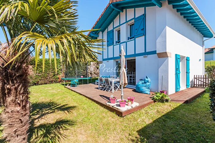 Maison à vendre - Bassussarry - 4 pièces - 3 chambres