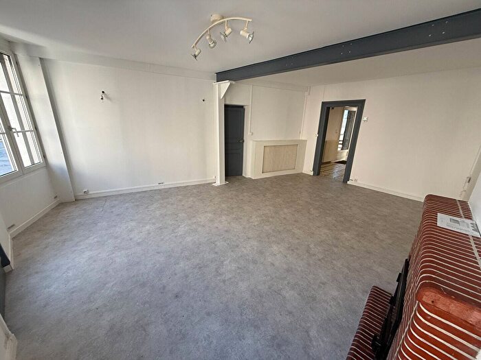 Appartement à louer - Centre Ville, Vendôme - 5 pièces - 3 chambres