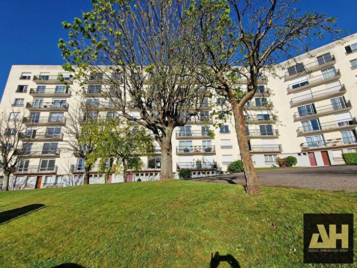 Centre, Brest : Appartement 4 pièces à louer