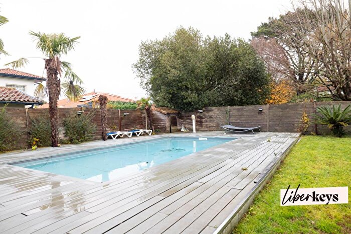 Maison à vendre - Anglet, Montbrun - 7 pièces - 4 chambres