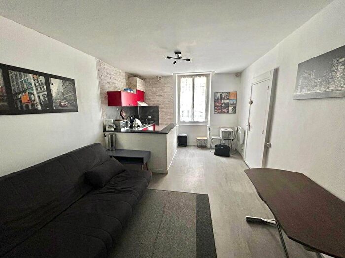 Appartement à louer - Centre Ville, Périgueux - 1 pièce