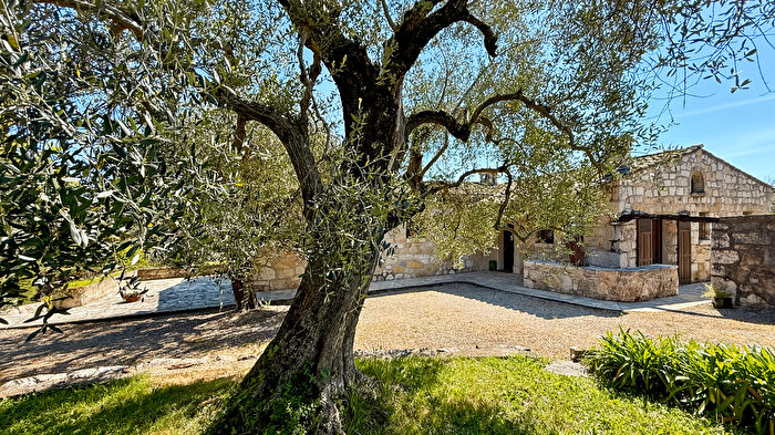 Maison 7 pièces à Tourrettes-sur-Loup, à vendre
