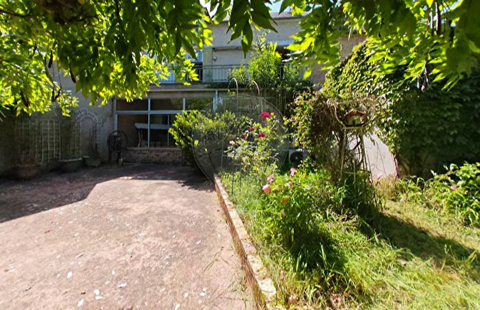 Maison 9 pièces à vendre à Prémery