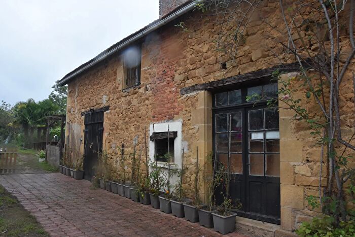 Maison à vendre - Pressac - 10 pièces - 6 chambres