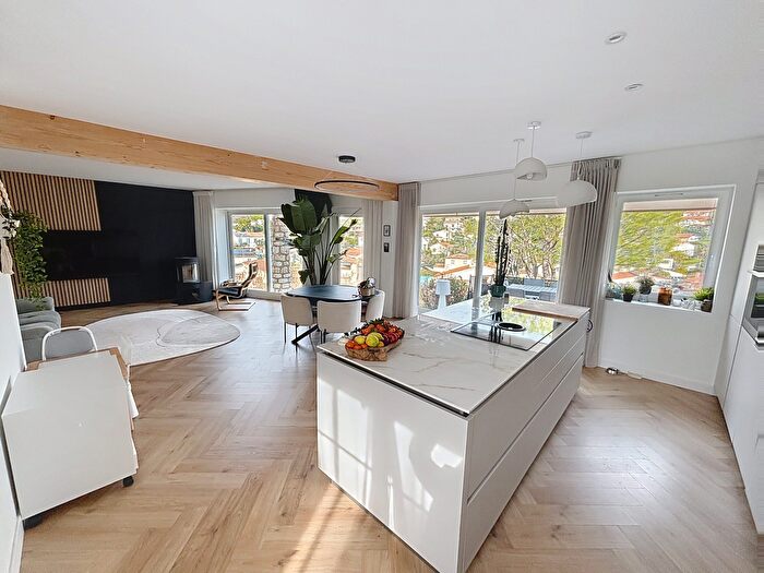 Maison à vendre - Cagnes-sur-Mer, Les Vallières, Le Malvan, Les Travails, La Combe - 5 pièces - 4 chambres