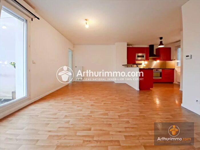 Appartement à vendre - Saint-Pierre-du-Perray - 3 pièces - 2 chambres