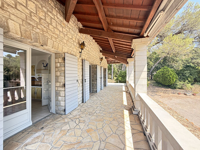 Maison 8 pièces à Sainte-Anastasie, à vendre