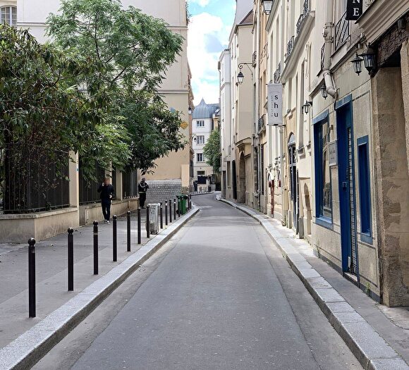 Appartement à louer - Monnaie, Paris ème arrondissement - 2 pièces - 1 chambre