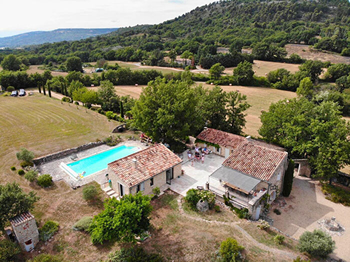Maison à vendre - Forcalquier - 7 pièces - 6 chambres