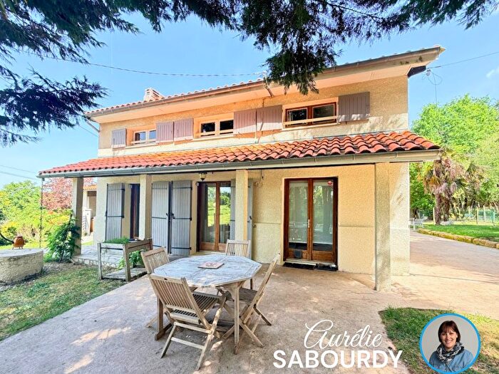 Maison à vendre - Tizac-de-Lapouyade - 9 pièces - 5 chambres