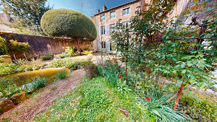 Maison 10 pièces à Poitiers, Centre-ville, à vendre