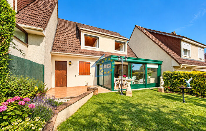 Maison 5 pièces à vendre à Magnanville