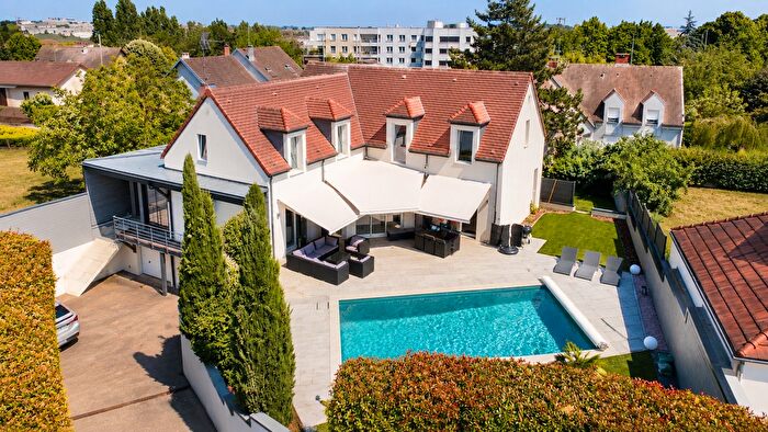 Fontaine-lès-Dijon : Maison 8 pièces à vendre