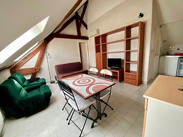 Appartement à louer - Centre Ville, Blois - 2 pièces - 1 chambre