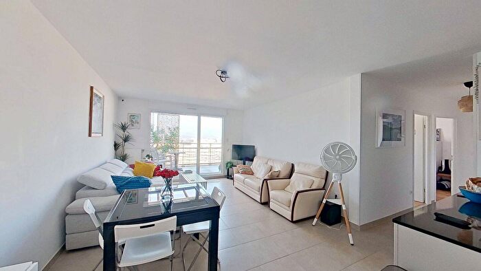 Appartement à louer - Chemins des Vignes, Issy-les-Moulineaux - 3 pièces - 2 chambres