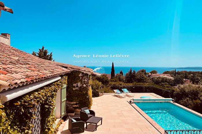 Maison à vendre - Roquebrune-sur-Argens, Les Issambres, La Vigie, Les Dolmens, Plages, Calanques - 7 pièces - 4 chambres