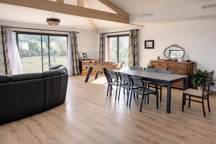 Maison à vendre - Plan-dAups-Sainte-Baume - 5 pièces - 4 chambres