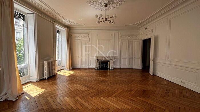 Appartement 6 pièces à louer à Lyon 3ème, Mutualité, Préfecture, Moncey