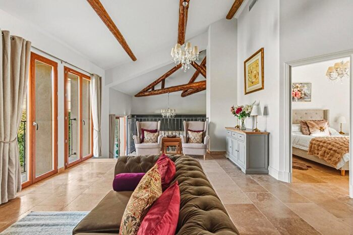 Maison à vendre - Saint-Geniès-de-Fontedit - 7 pièces - 5 chambres