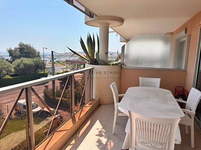Appartement 2 pièces à louer à Antibes, Rastines, Super Antibes, Laval, La Fontonne