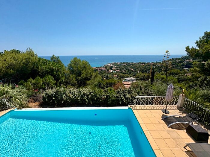 Maison à vendre - Roquebrune-sur-Argens, Les Issambres, La Vigie, Les Dolmens, Plages, Calanques - 11 pièces - 7 chambres