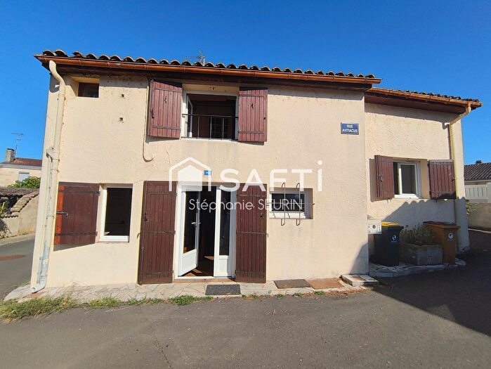 Abzac - Maison 7 pièces à vendre