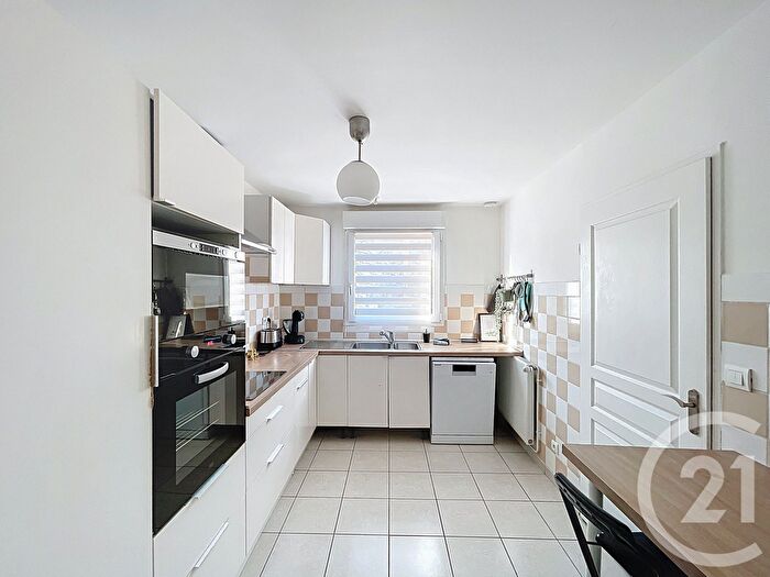 Maison à vendre - Chenôve, Chenôve - 4 pièces - 3 chambres