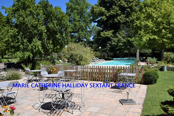 Maison à vendre - Antonne-et-Trigonant - 11 pièces - 11 chambres