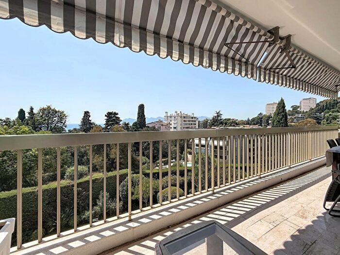 Appartement 3 pièces à vendre à Cannes, Croix des Gardes