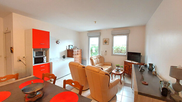 Appartement à vendre - Saintes, Centre-ville - 2 pièces - 1 chambre