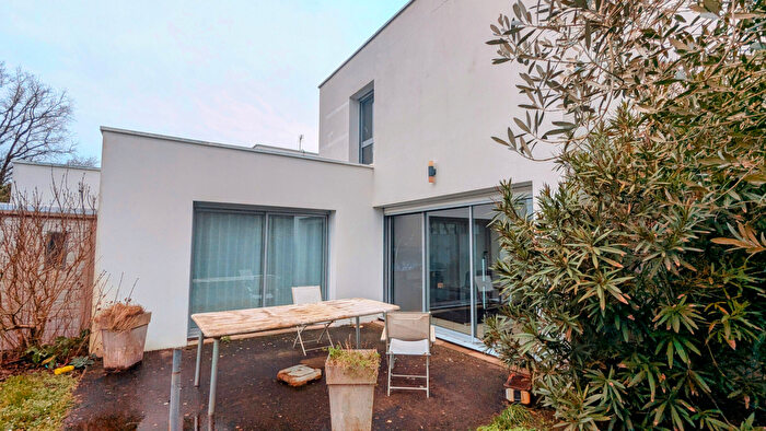 Maison à vendre - Saint-Sébastien-sur-Loire, Est - 5 pièces - 4 chambres