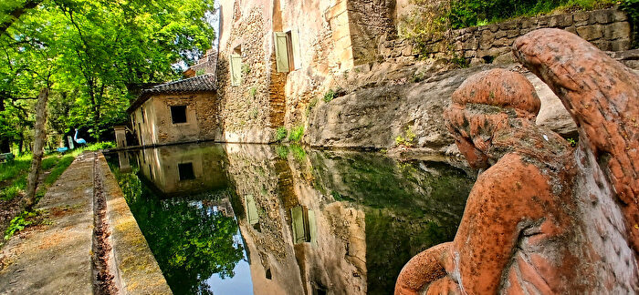 Maison 10 pièces à vendre - La Tour-d'Aigues
