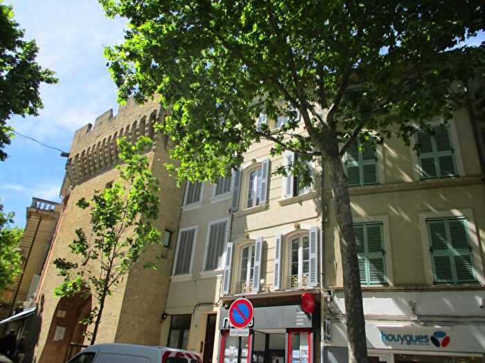 Salon-de-Provence, Centre-ville - Appartement 2 pièces à louer