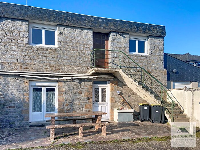 Maison à vendre - Saint-Brice-en-Coglès - 7 pièces - 4 chambres