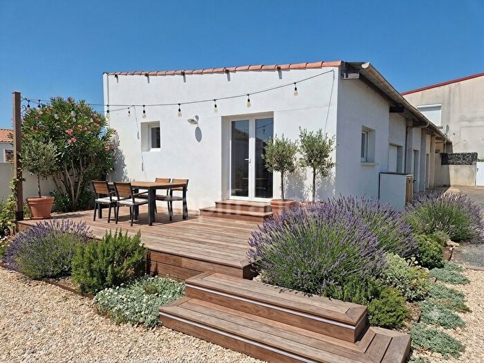 Saint-Sulpice-de-Royan : Maison 2 pièces à vendre