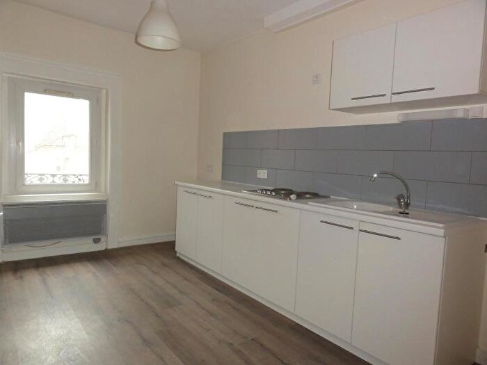 Appartement à louer - Saint-Genest-Lerpt - 2 pièces - 1 chambre