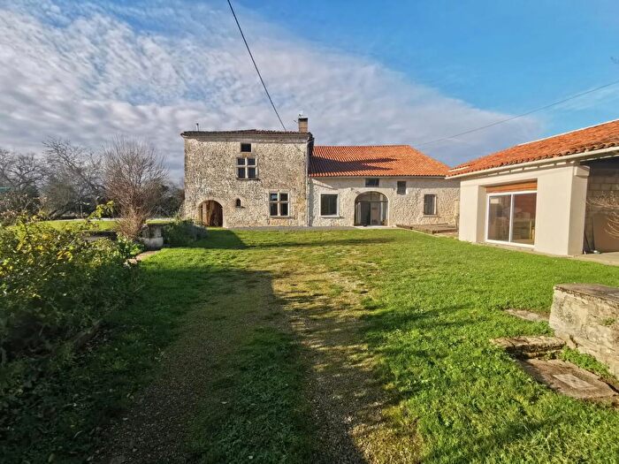 Maison à vendre - Fontenille - 7 pièces - 3 chambres