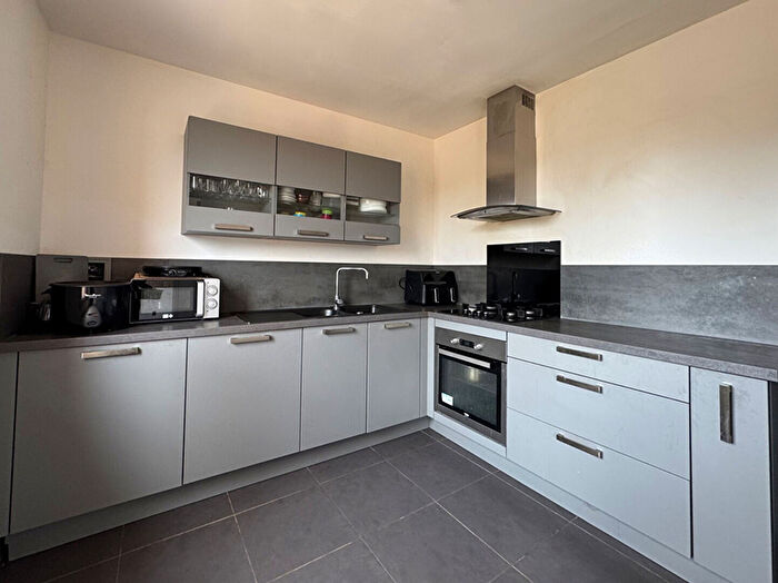 Maison à vendre - Gross uvre, Grossoeuvre - 6 pièces - 4 chambres